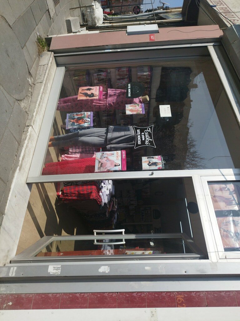 i̇ç giyim ve mayo mağazası Tutku İç Giyim, İstanbul, foto