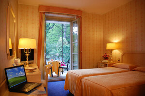 Shg Hotel Villa Carlotta (Lombardy, Province of Mantua, Castiglione delle Stiviere, Via Mazzini, 121), otel  Piyemonte'den