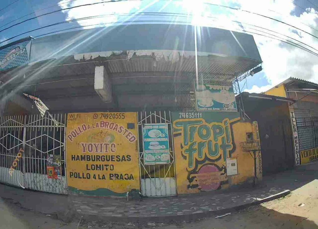 Fast food Yoyito Pollo A La Brasa y Broasted, Santa‑Krus, foto