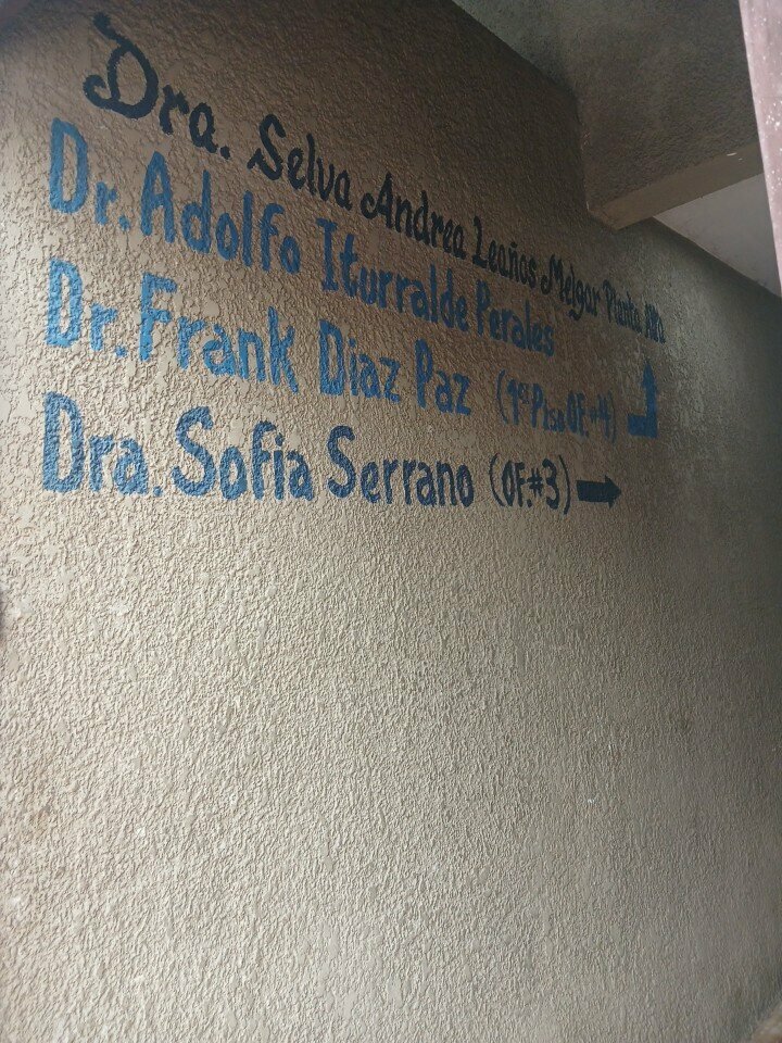 Avukatlar Dr. Aldolfo Iturralde Perales, Santa‑Krus, foto