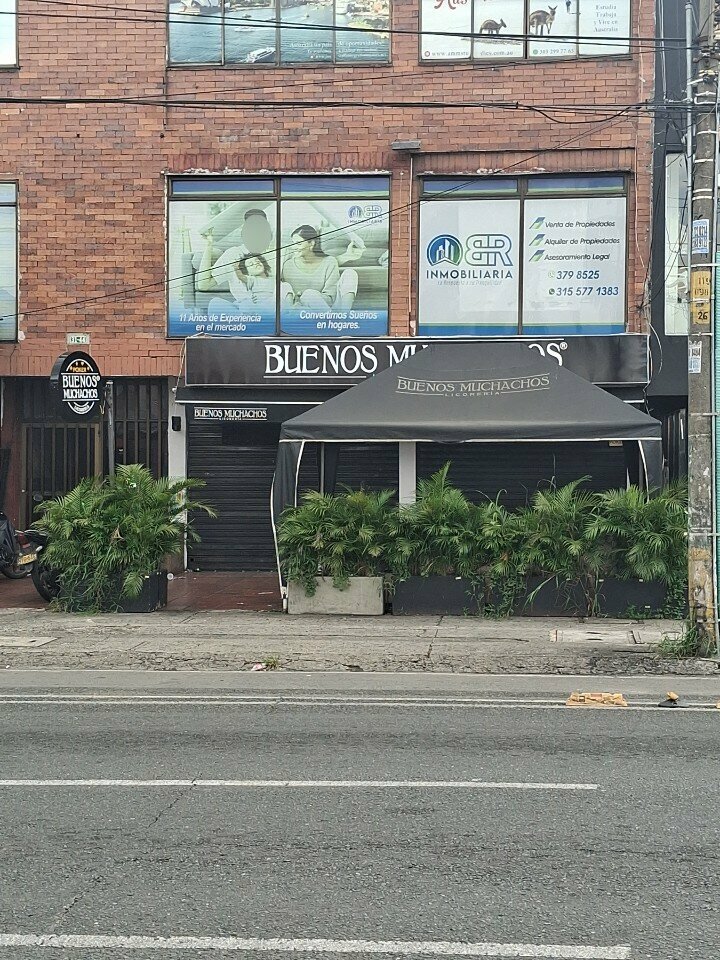 Alkollü içecekler Buenos muchachos, Cali, foto