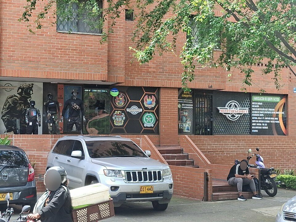 Giyim mağazası Xtreme Paintball Airsoft, Cali, foto