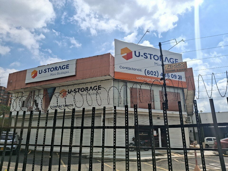 Şarap ve içki toptan satışları U-Storage, Cali, foto