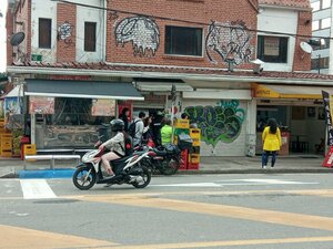 Pietro's Pizza (Bogotá, Chapinero, Carrera 13, 73-05), pizzacılar  Bogota'dan
