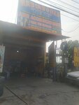 Nene (Santa Cruz de la Sierra, Distrito Municipal 8, Avenida Paurito), araba radyatörü  Santa‑Krus'tan