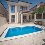 Роскошный дом с бассейном и баней (Kazakova Street No:22), resort oteller, tesisler  Gelencik'ten