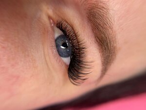 Отражение beauty studio (Lenina Street No:304В), kaş ve kirpik salonu  Sakhalinsk'ten