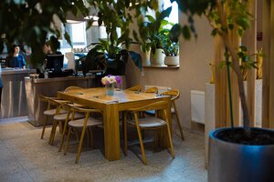 12 27 Bistro (ulitsa Chekhova No:20Б), restoran  Çehov'dan