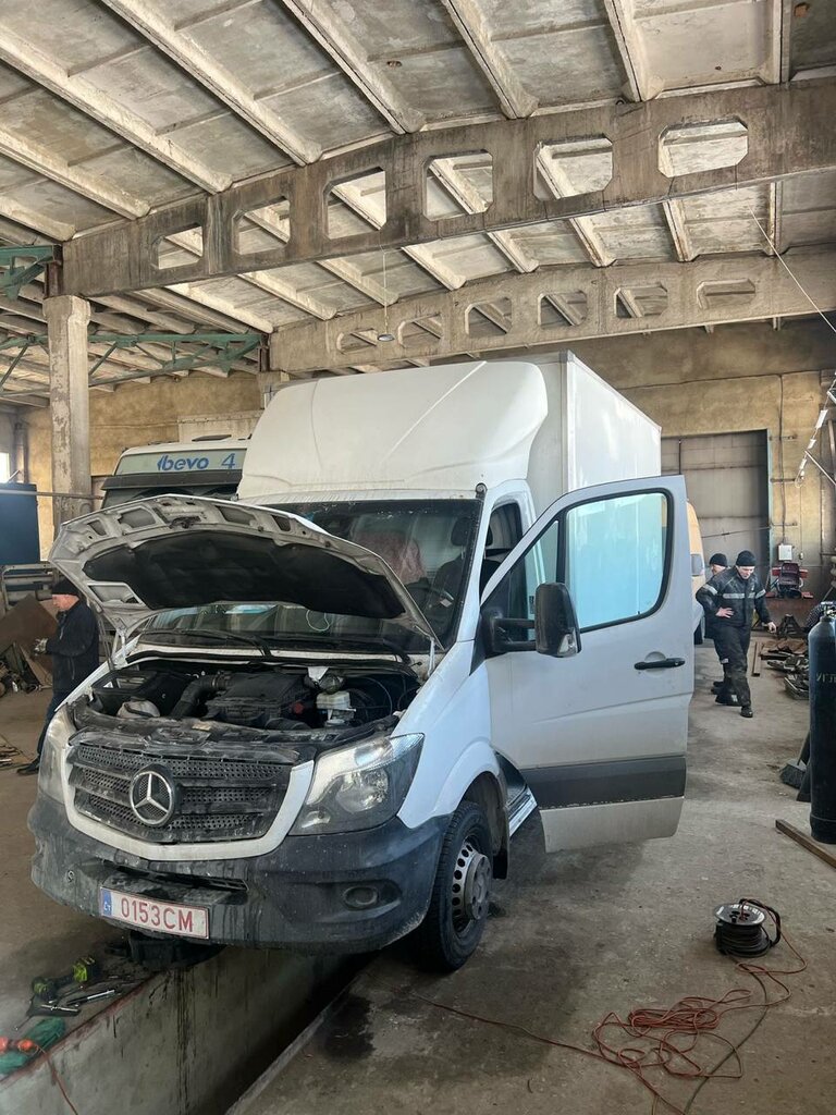 Kamyonların onarımı АнгарАвто, Penzenskaya oblastı, foto