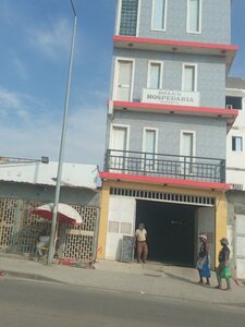 Delux (Luanda, Rua Lino Amezaga), otel  Loanda'dan