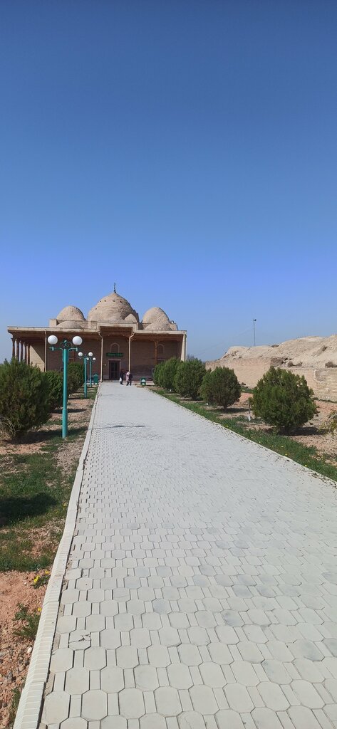 Turistik yerler Historical Complex of Mavlono Orif Deggaroni, Nevai eyaleti, foto