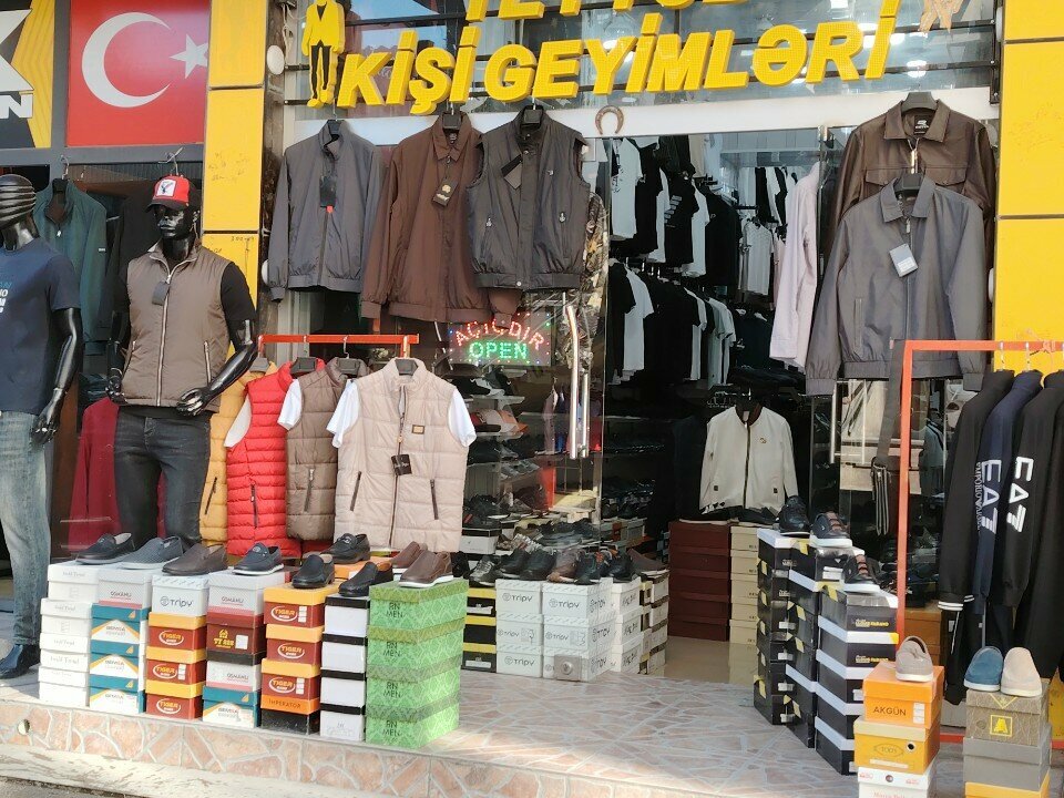 Giyim mağazası Teyyub kişi geyimləri, Bakü, foto