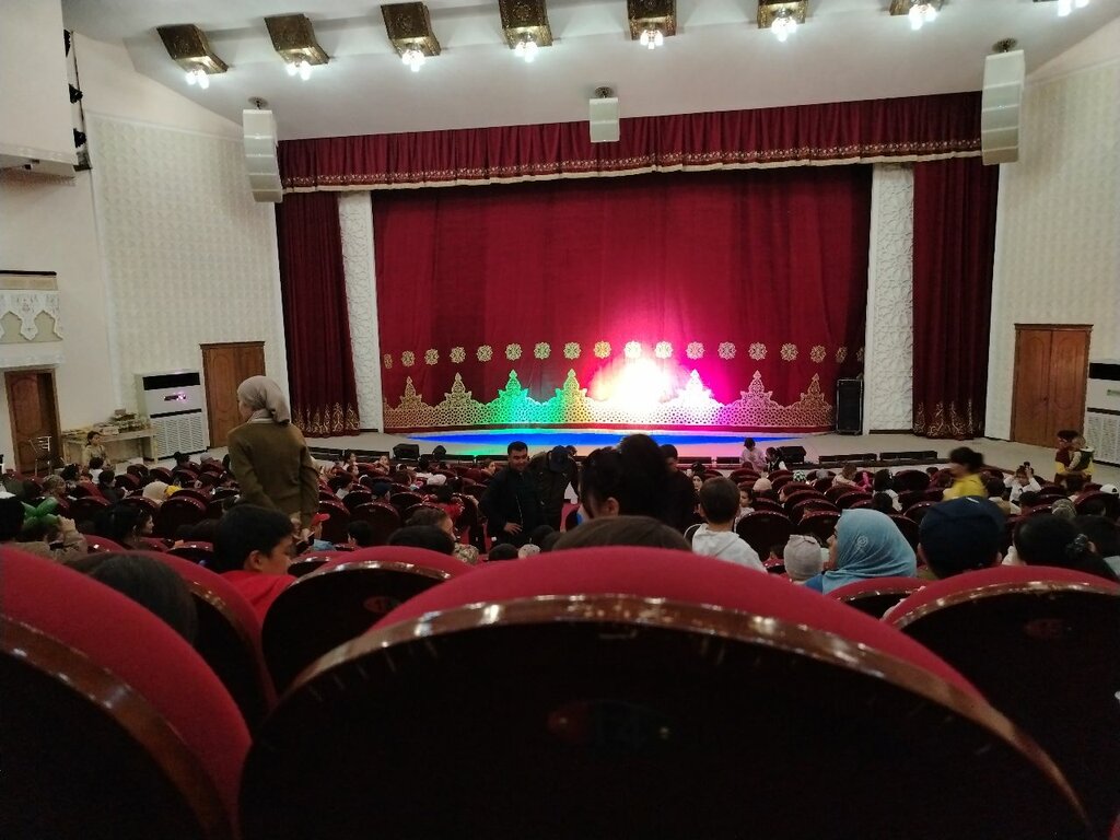 Tiyatrolar A. Khodjaev Syrdarya Musical Drama Theater, Gülistan, foto