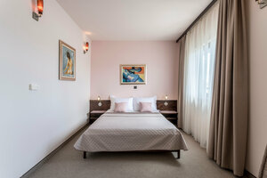 Hotel AS (Split-Dalmatia County, Split), otel  Split'ten