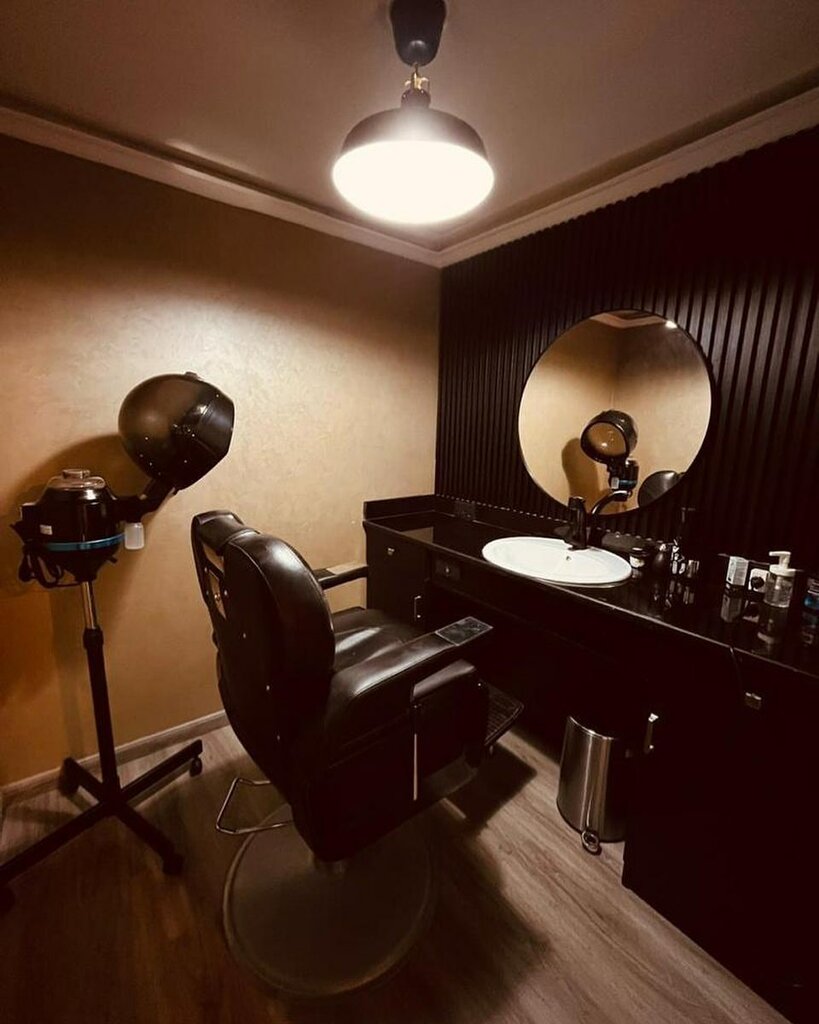 Berberler Dark Candles Gents Saloon, Abu Dabi, foto