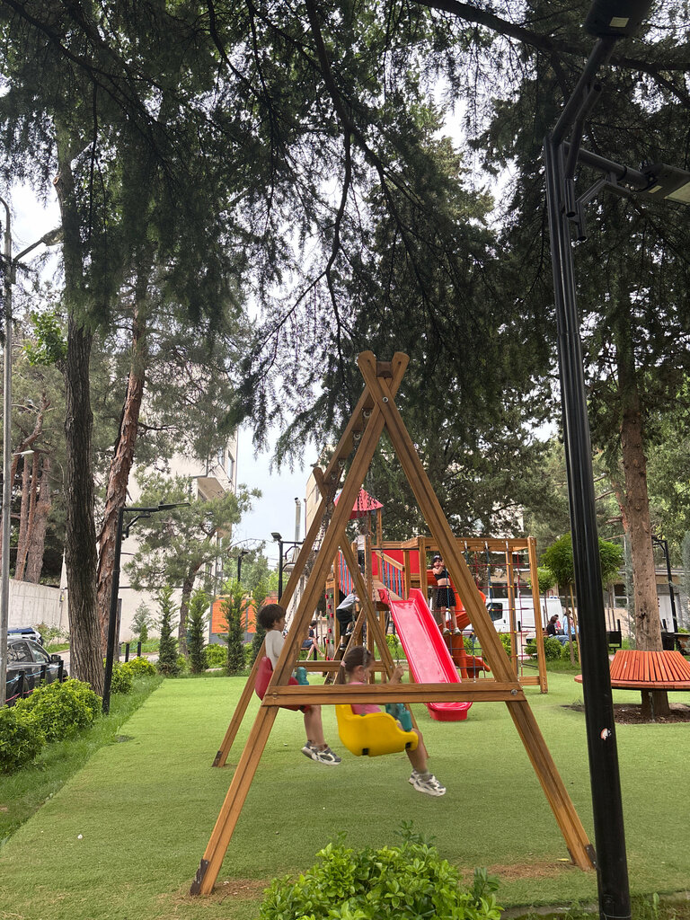 Oyun alanı Playground, Tiflis, foto