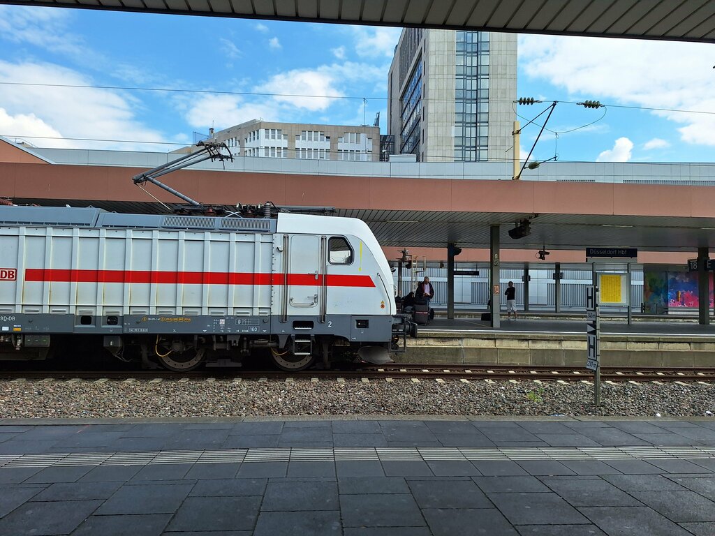 Tren istasyonu Düsseldorf Hauptbahnhof, Düsseldorf, foto