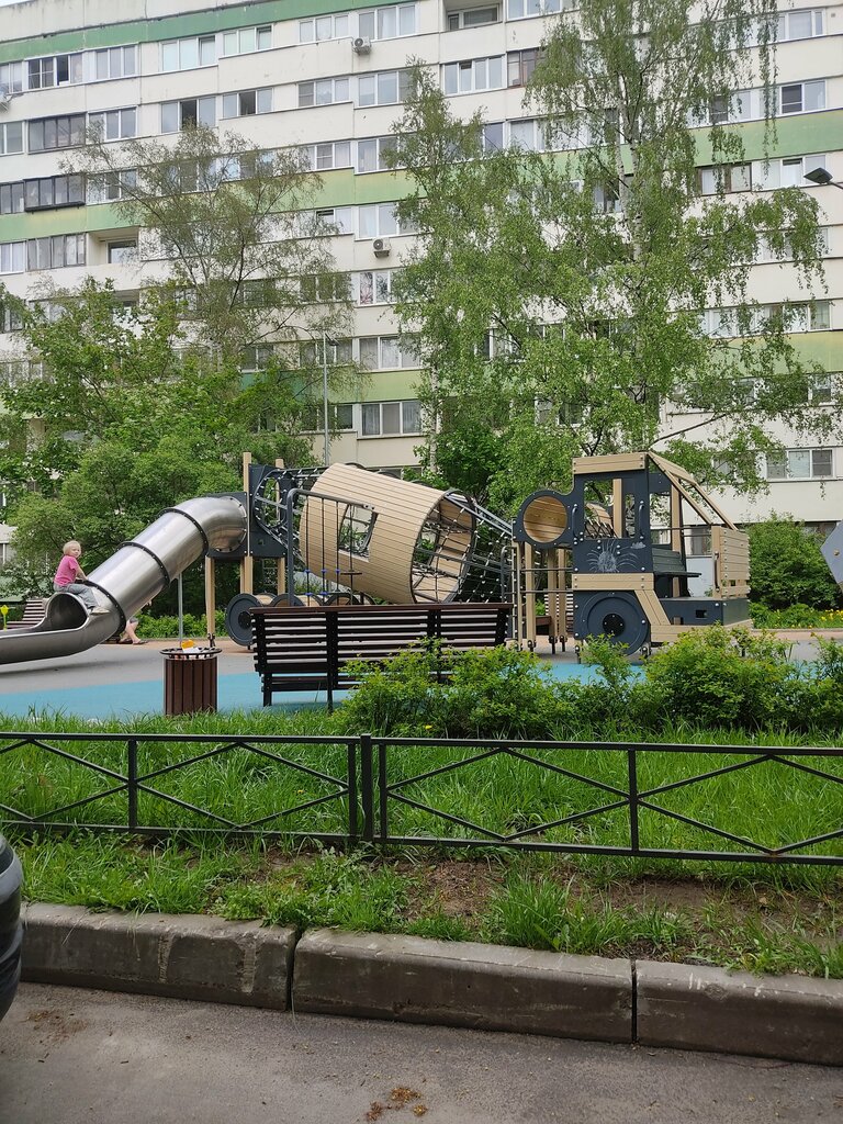 Oyun alanı Playground, Saint‑Petersburg, foto