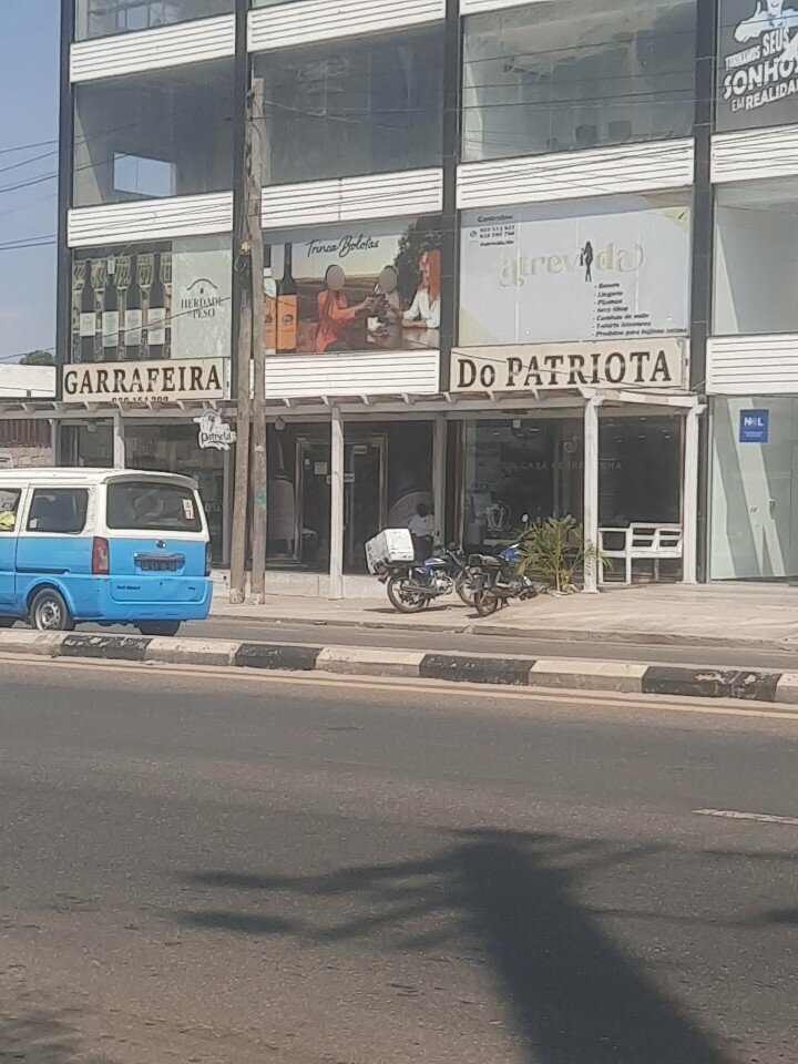 Alkollü içecekler Garrafeira Do Patriota 3, Loanda, foto