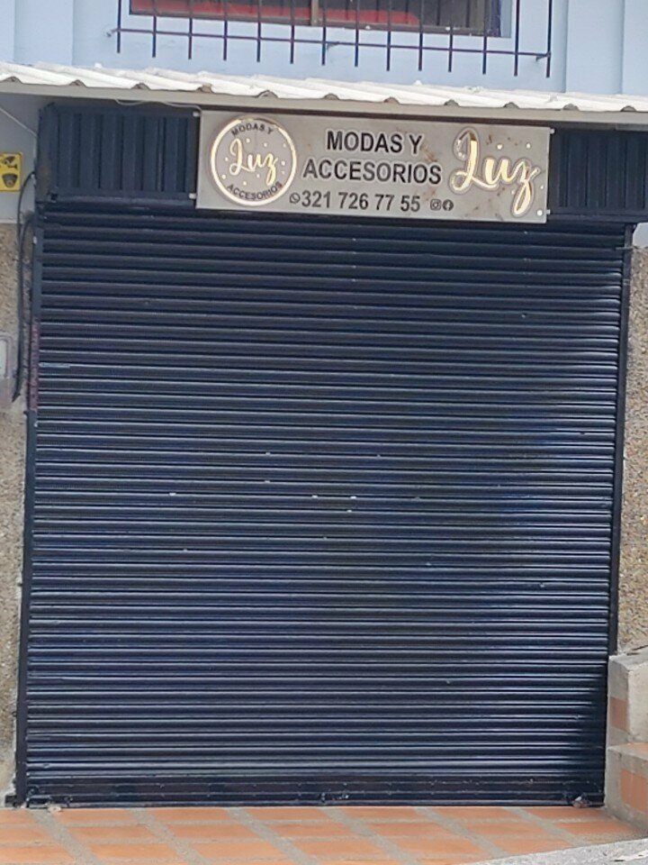 Dış giyim mağazası Modas y accesorios luz, Medellin, foto