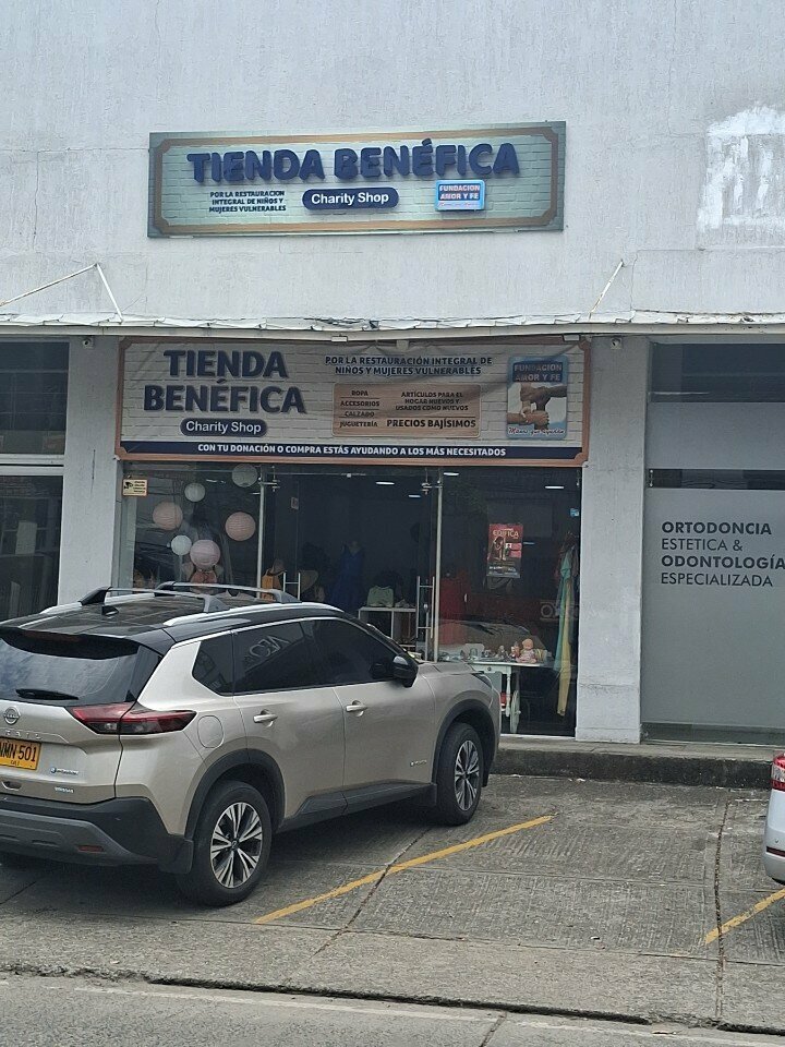 Dış giyim mağazası Tienda benefica, Cali, foto