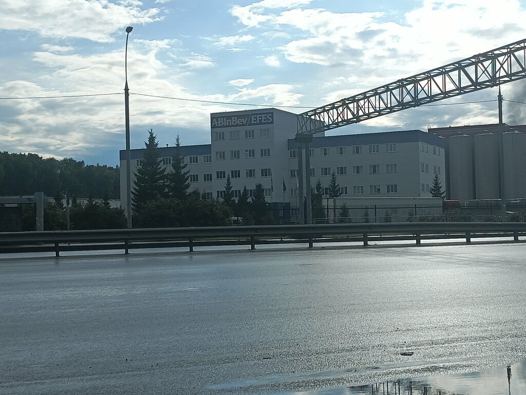 Bira fabrikası Napitki Vmeste, Novosibirskaya oblastı, foto