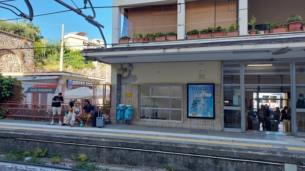 Tren istasyonu Vico Equense, , foto