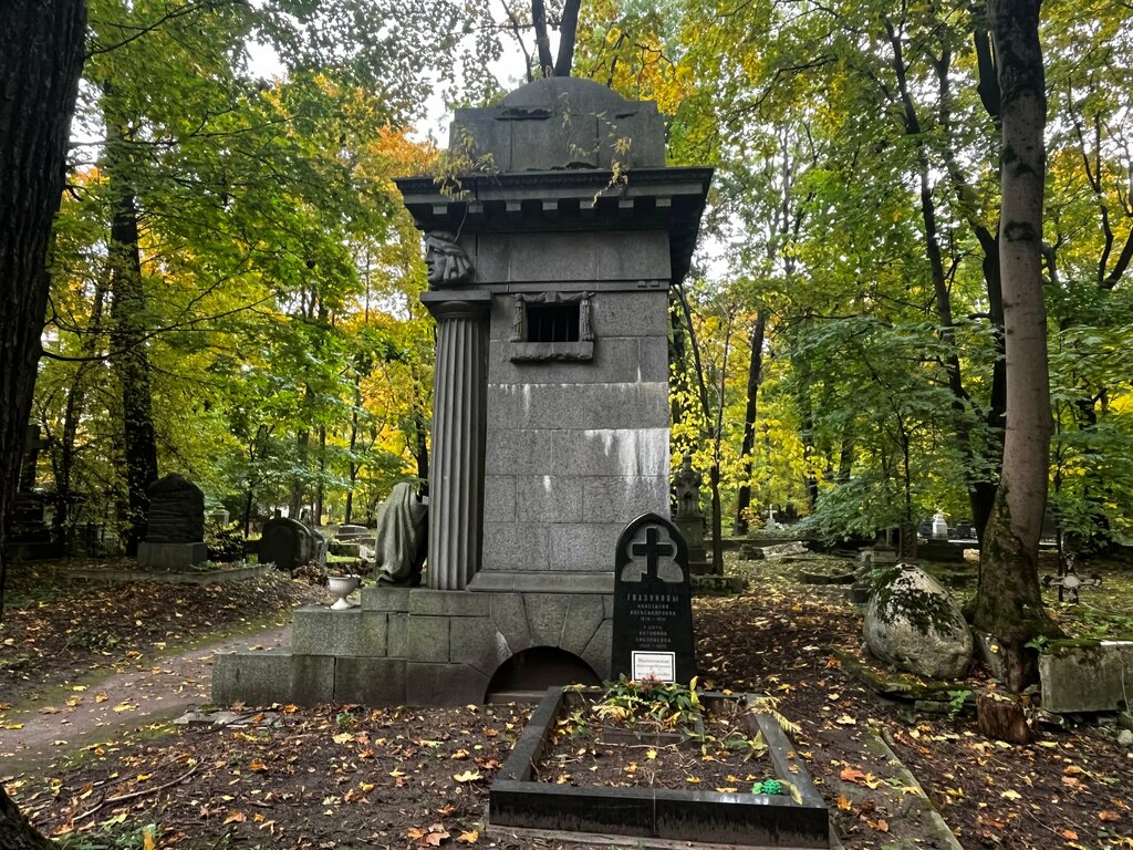 Ünlü kişilerin mezarları К.А. Варламов, Saint‑Petersburg, foto