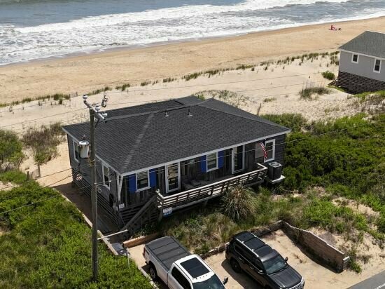 Otel Stunning Ocean Views and Cozy Comforts - Charming Oceanfront Escape, Kill Devil Hills, foto