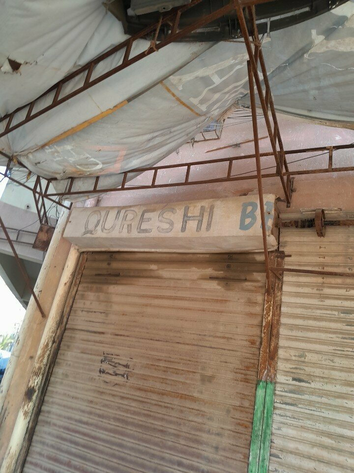 Otomobil yedek parçaları Qureshi autos, Karaçi, foto