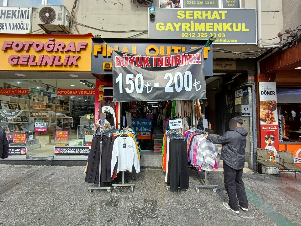 Giyim mağazası Final Outlet, İstanbul, foto