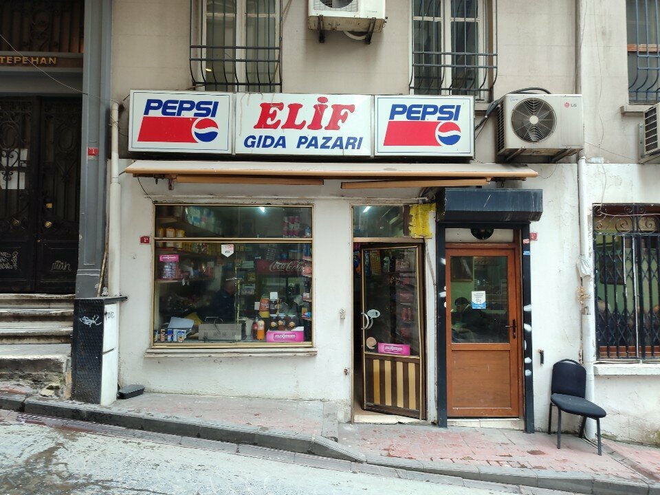 Market Elif Gıda Pazarı, İstanbul, foto