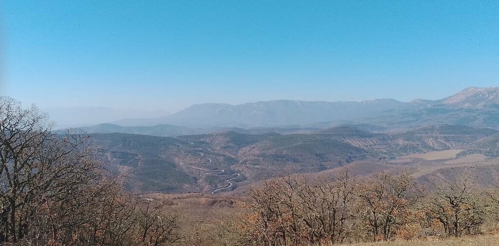 Dağ zirvesi Гора Стаурнын-Бурну 415 метров, Kırım Cumhuriyeti, foto