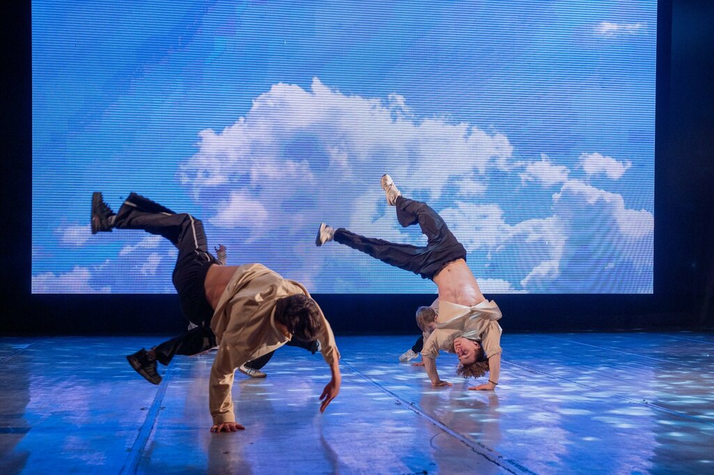 Dans okulları Prezident Breakerz, Cherepovets, foto