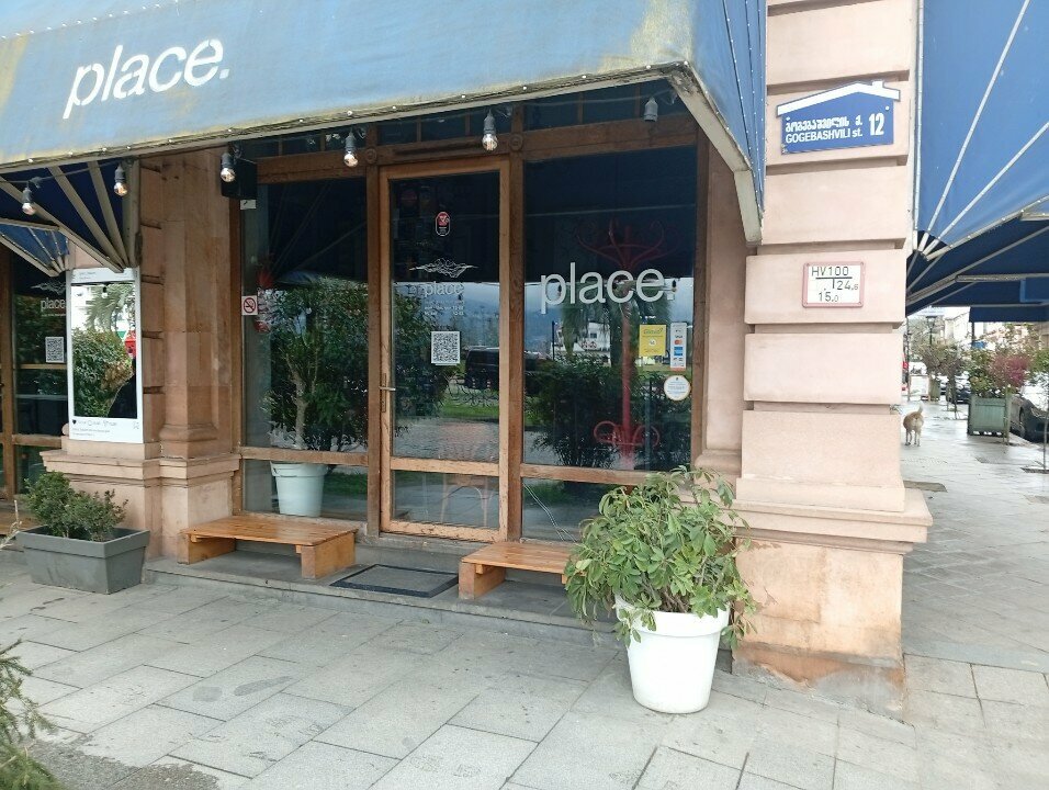 Restoran Place, Batum, foto