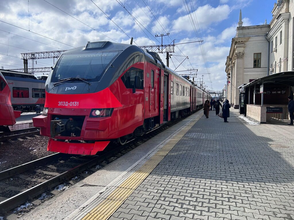Demiryolu ulaşımı Kuban Ekspress-Prigorod, Krasnodar, foto