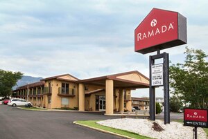 Ramada Flagstaff East (Arizona, Coconino County, Flagstaff, Flagstaff), otel  Flagstaff'tan