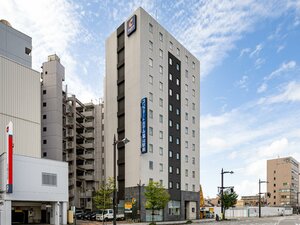 Comfort Hotel Toyama Ekimae (Toyama Prefecture, Toyama), otel  Toyama'dan