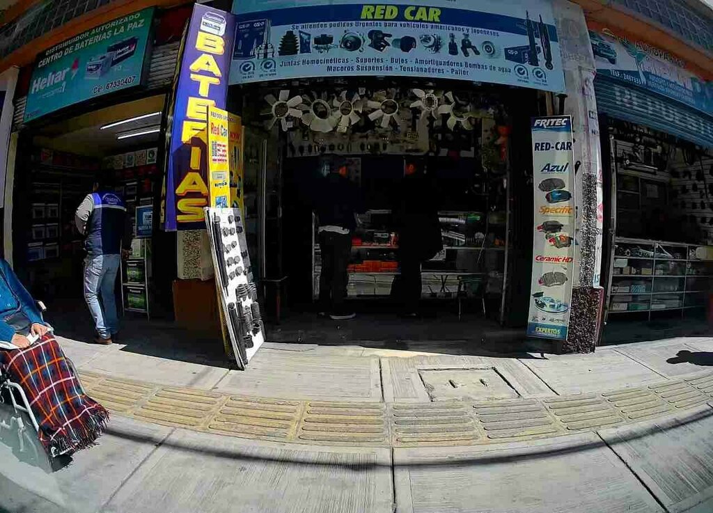 Otomobil yedek parçaları Auto Parts Store, La Paz, foto