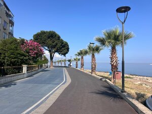 Yalova Ciflikkoy Sahil (Yalova, Çiftlikköy, Sahil Mah., Yasama Sitesi İçi Yolu), plaj  Çiftlikköy'den