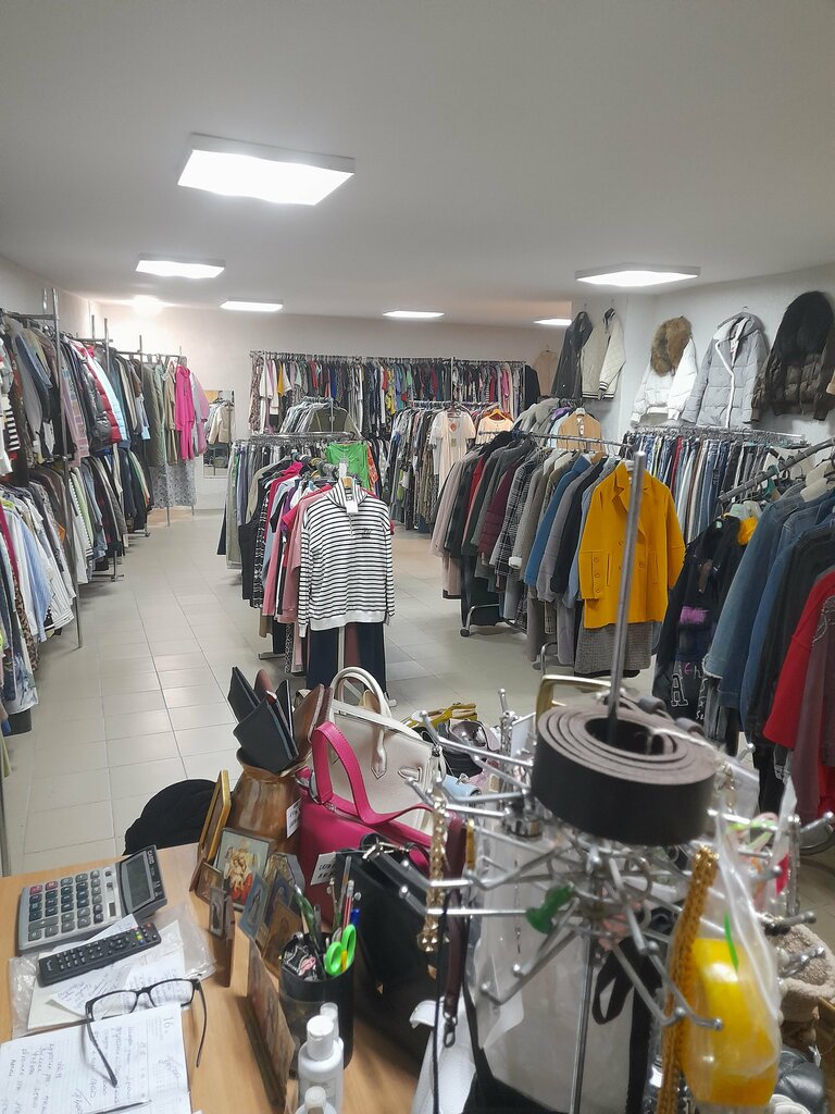 Giyim mağazası Сток, Yalta, foto