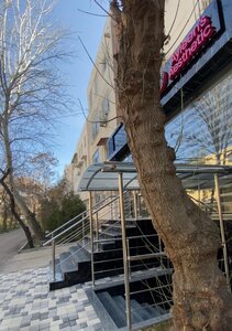 Brow stylist Kristina Shur (Said Barak Street No:18/1), kaş ve kirpik salonu  Taşkent'ten