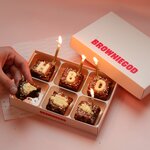 Browniegod (Unit 5a, The Textile Building, Belsham St  E9 6NG), ekmek fabrikaları  Dubai'den