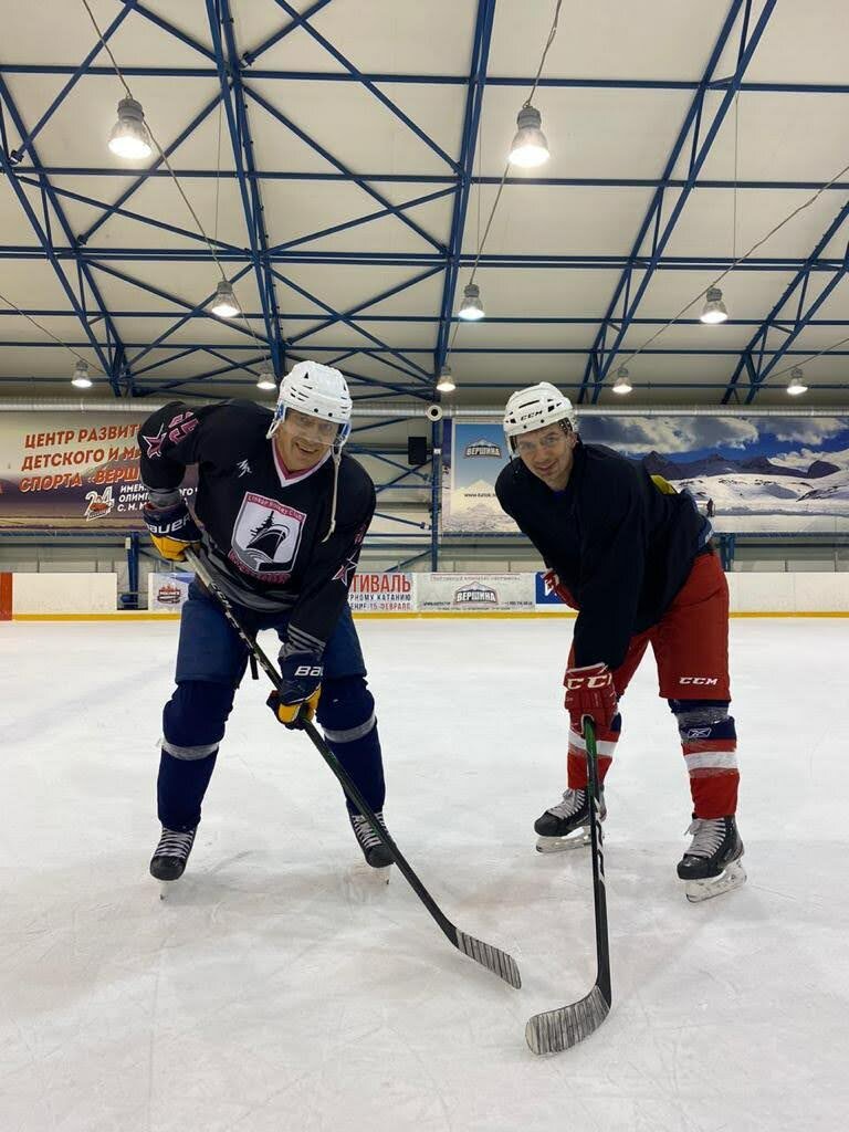 Spor kulüpleri Хоккейный тренер Леонид Исаев, Moskova, foto