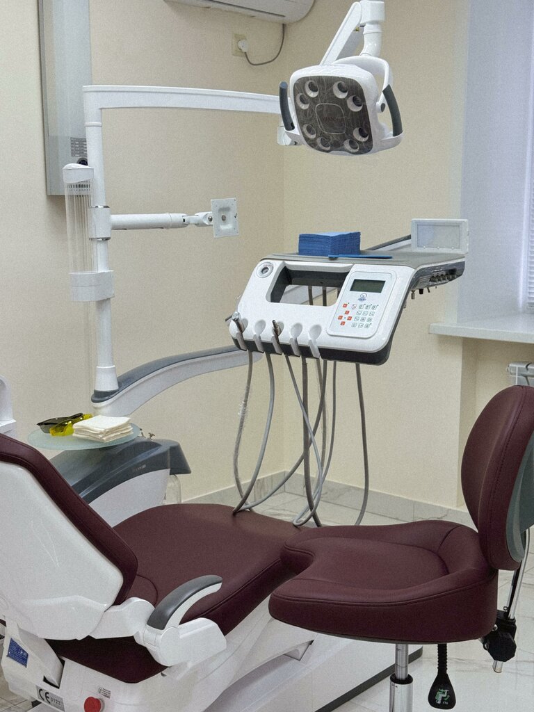 Özel ağız ve diş sağlığı klinikleri ve muayenehaneleri Галерея улыбок, Naberejniye Çelny (Yar Çallı), foto