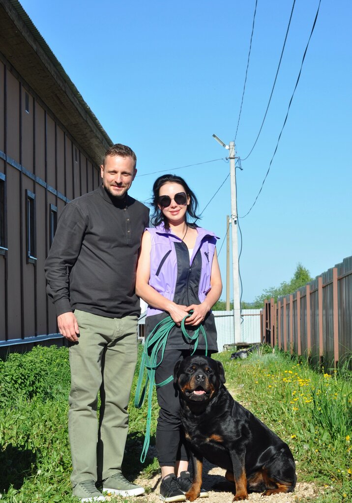 Evcil hayvan yetiştiricileri Klevrus Kokhas, İvanovskaya oblastı, foto