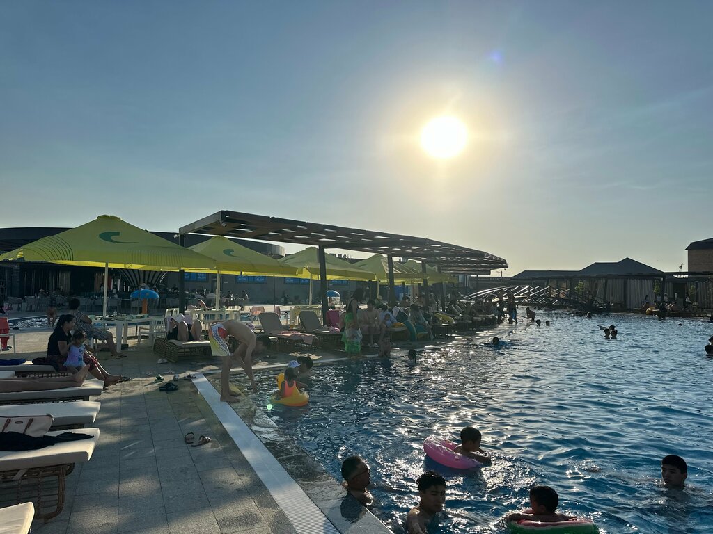 Su parkı NurAlem, Çimkent (Şımkent), foto