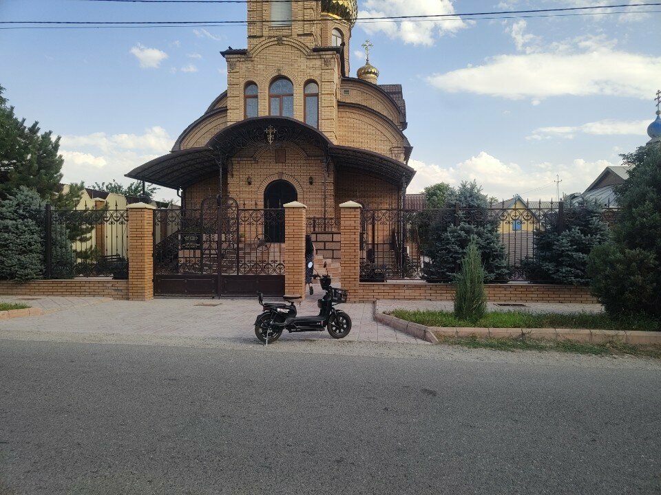 Ortodoks kiliseleri Cerkov Arhangela Mihaila, Çimkent (Şımkent), foto