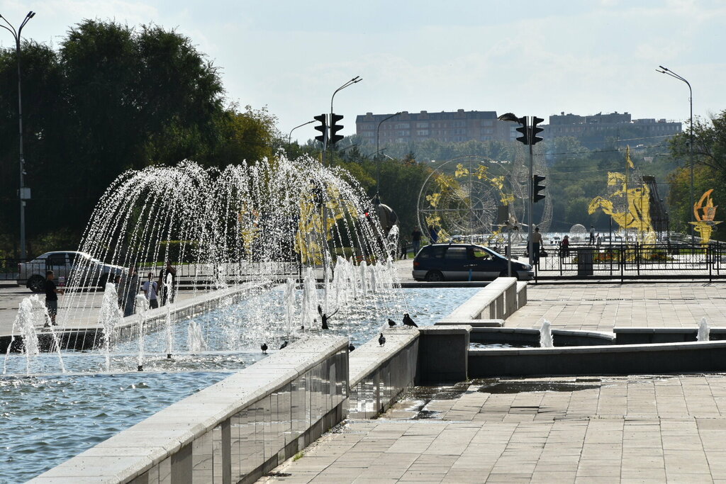 Kültür ve eğlence parkları Fountain Cascade Square, Karağandı, foto
