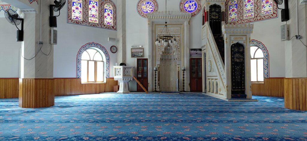 Cami Şehit Ömer Halisdemir Cami, İstanbul, foto
